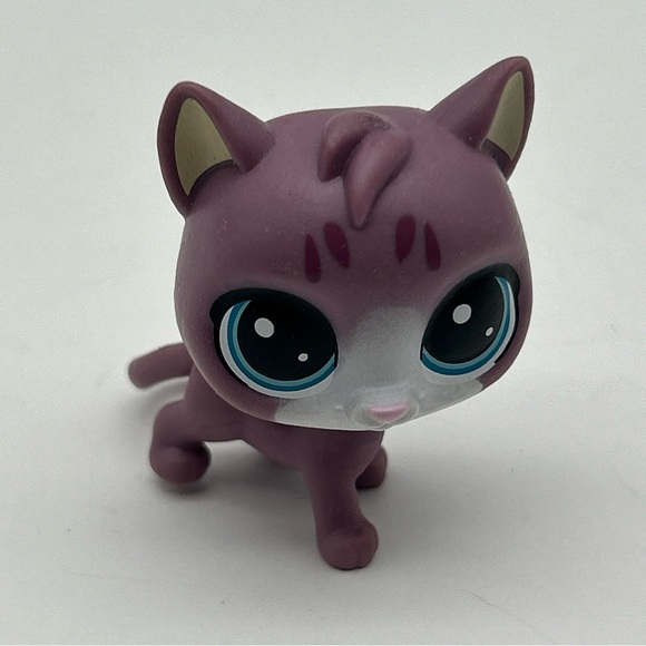 Littlest Pet Shop | Toys | Rare Littlest Pet Shop Lps Plum Purple Cat ...